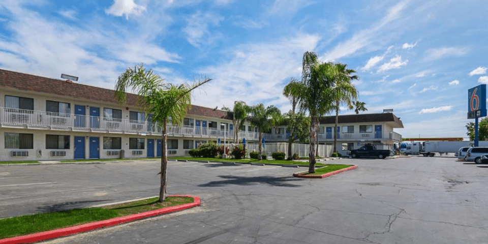 Hotels Near I-5 in Buttonwillow, California | Book a Great Room Now!